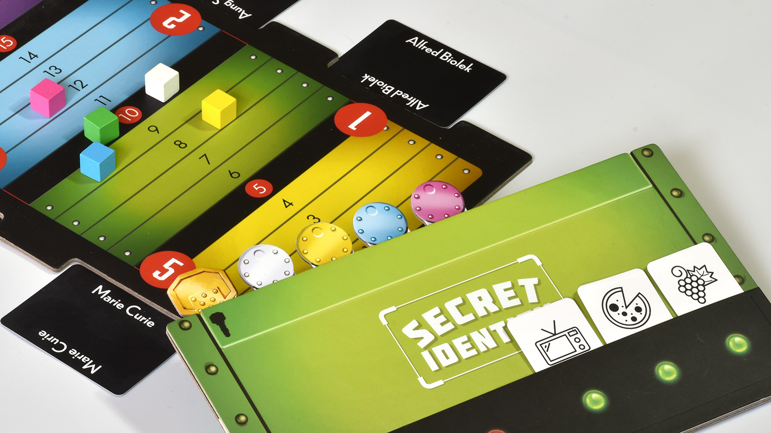 Das Kommunikationsspiel: Secret Identity | Spielekritik